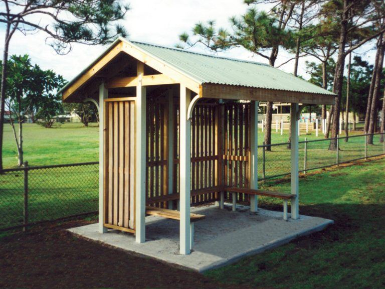 Bathurst Timber Bus Shelter - Landmark Products