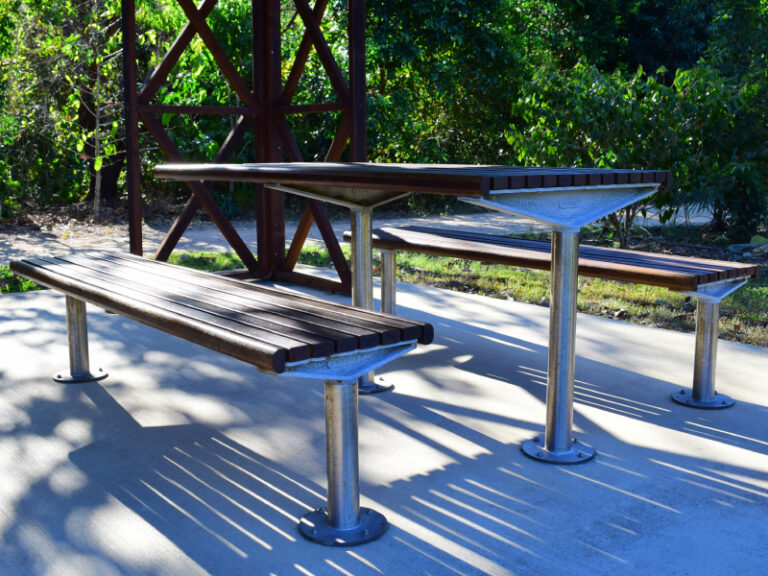 Promenade Picnic Setting - Landmark Products
